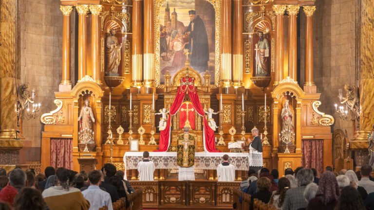 What is Latin Mass? All You Should Know in 2026!
