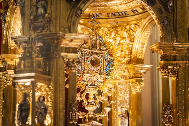 What is a Monstrance in Catholic Church? Valencia Monstrance