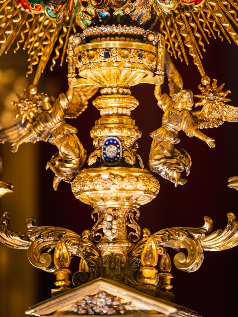 What is a Monstrance in Catholic Church? Valencia Monstrance